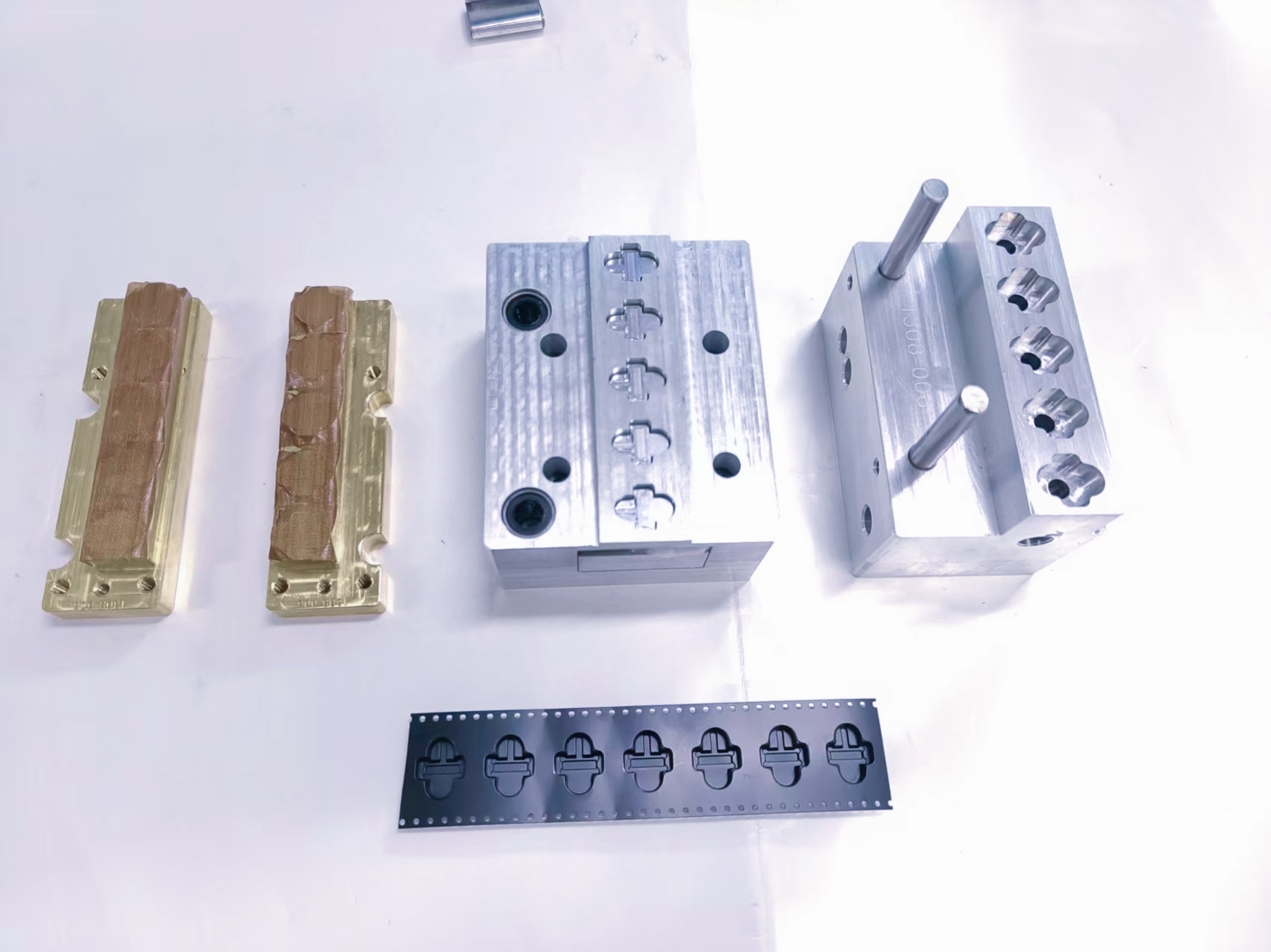 Carrier Tape Mold Making，Custom Carrier Tape Molding